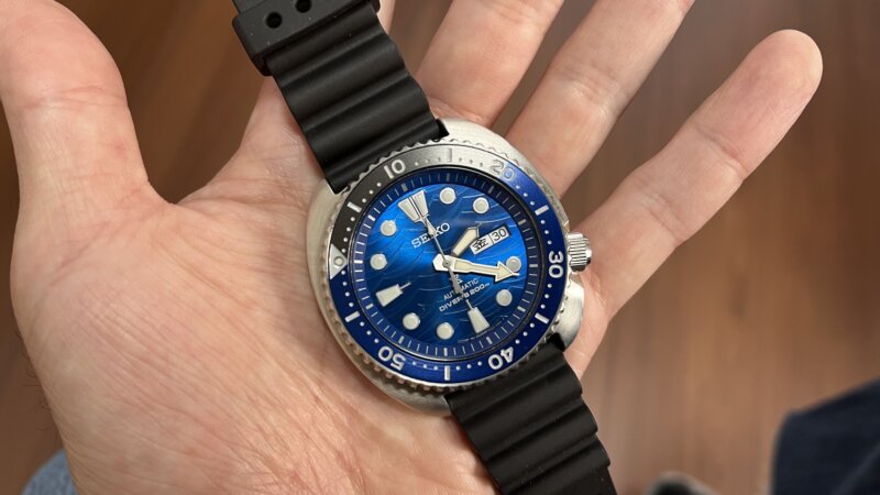 セイコー タートルの青モデル SBDY031。細腕も着用可能。 | レビューするカエル